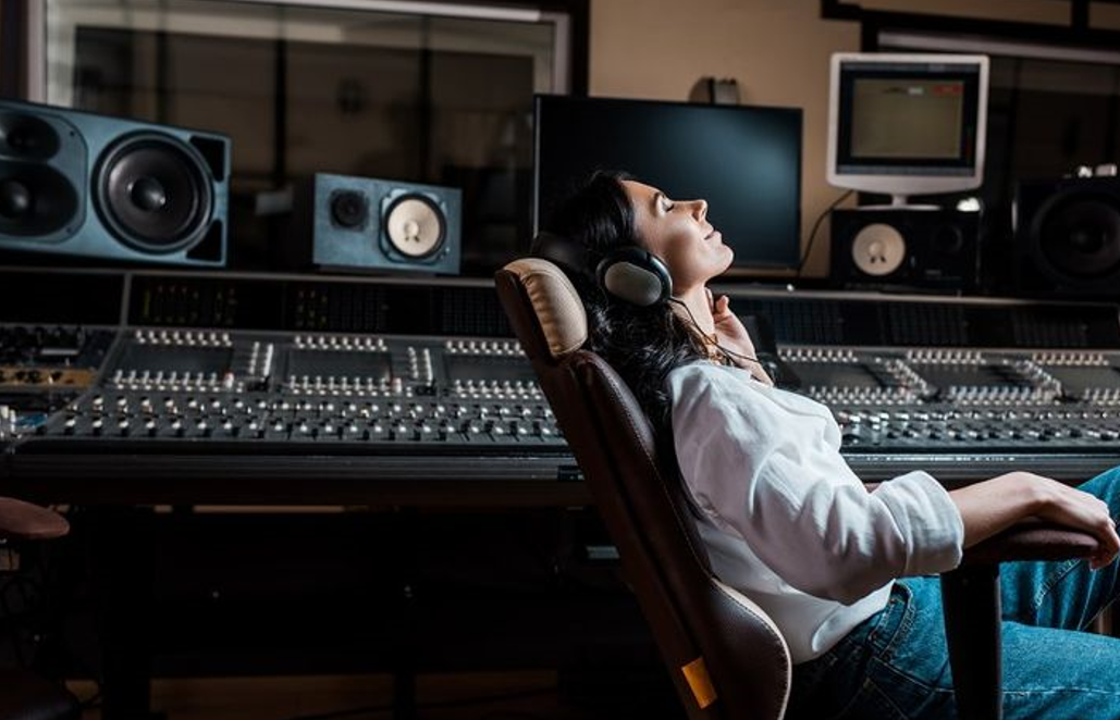 Begini Cara Mengurangi Eco dan Noise Dalam Studio Musik ...